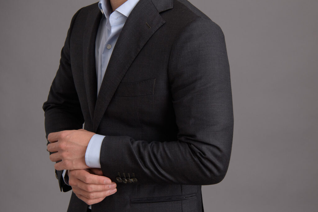 How Jacket Bicep Width Should Fit - Proper Cloth Help